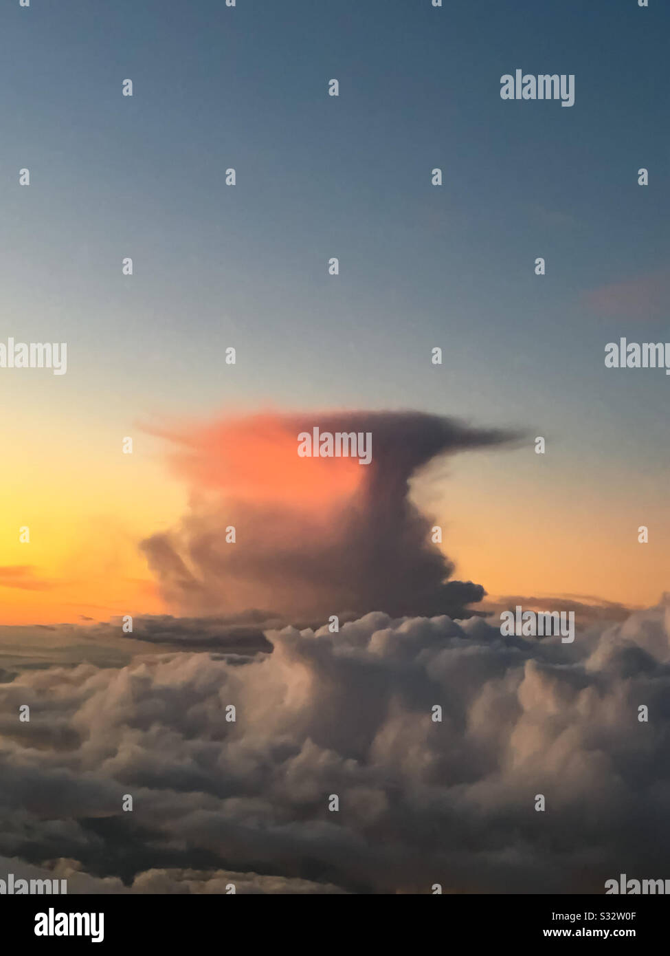 Anvil Cloud High Resolution Stock Photography and Images - Alamy