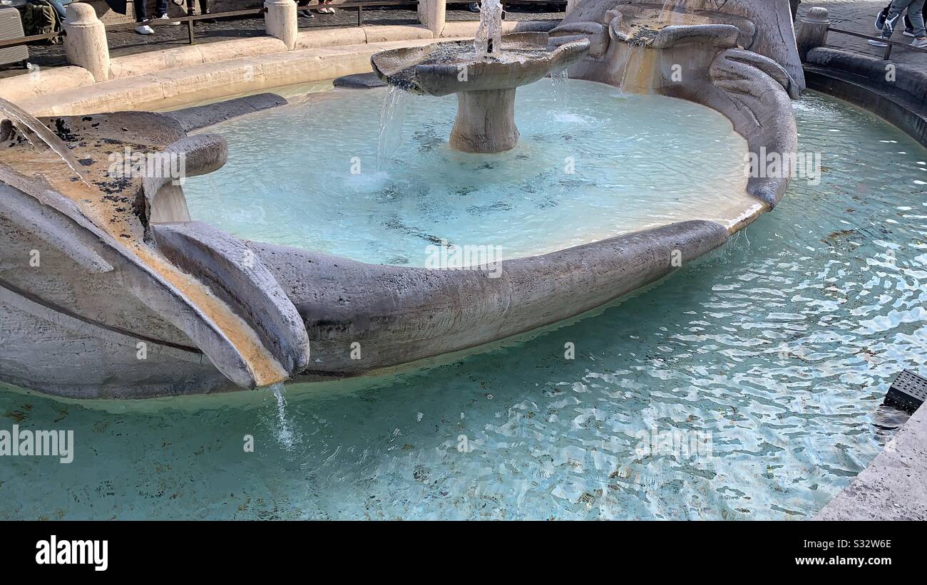 Water source in square hi-res stock photography and images - Alamy