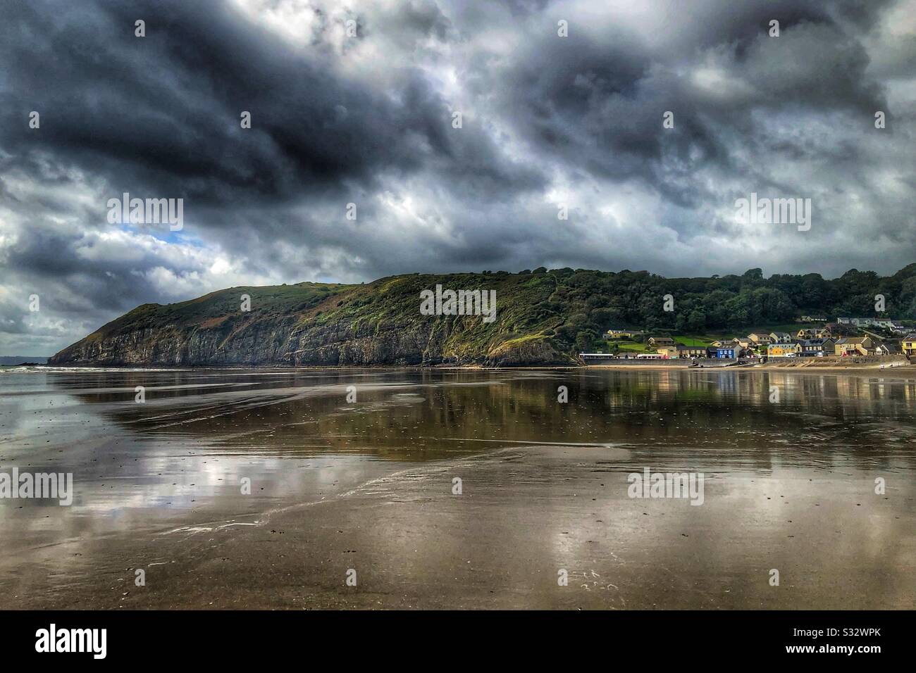 Pendine Sands High Resolution Stock Photography and Images - Alamy
