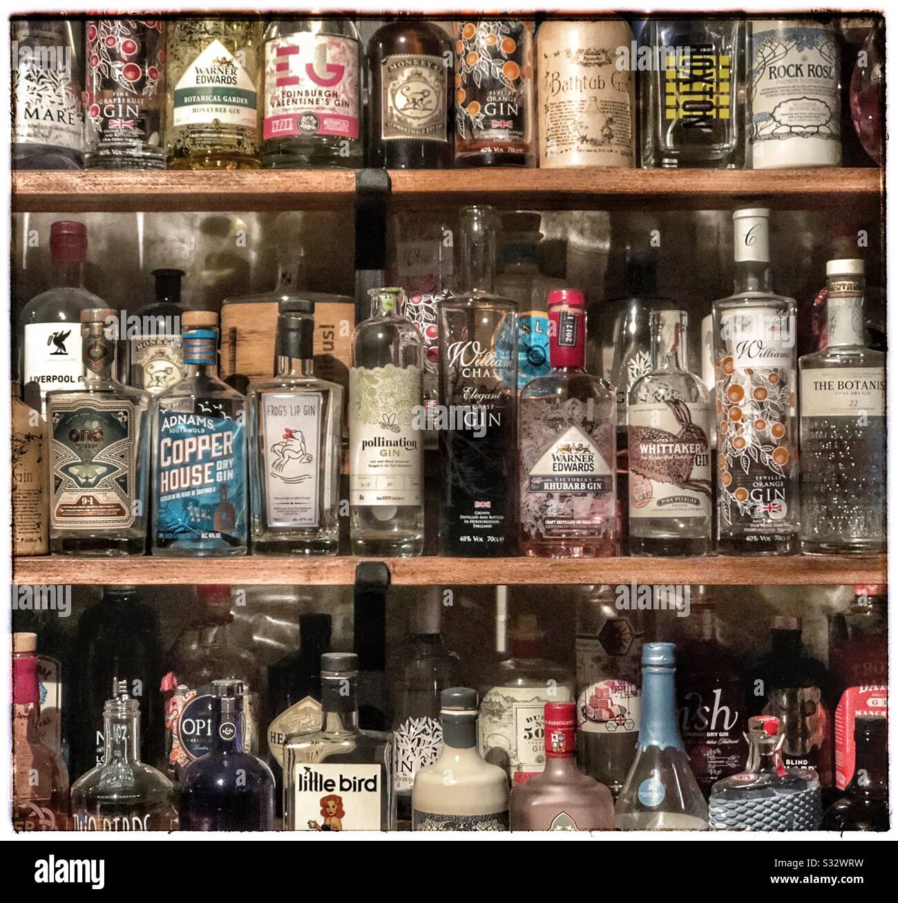 Gin bottles hi-res stock photography and images - Alamy