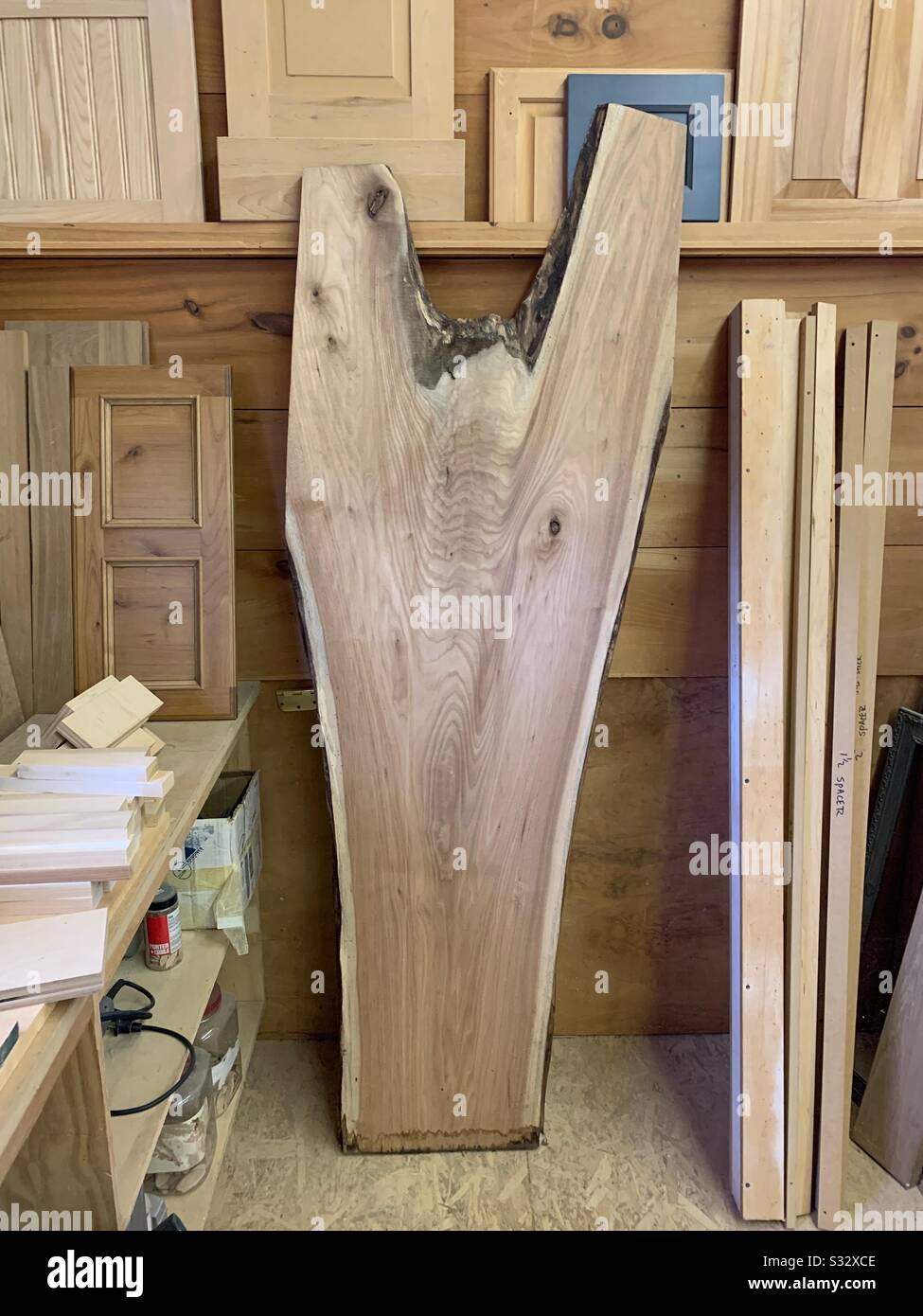 Live edge stab hi-res stock photography and images - Alamy