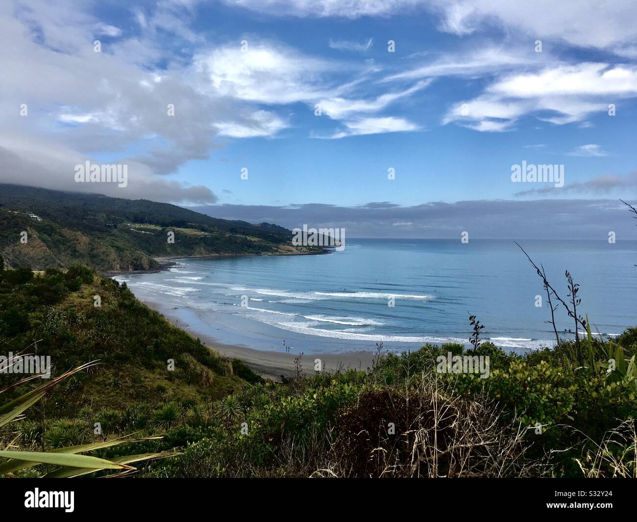 Raglan new zealand surf hi-res stock photography and images - Alamy