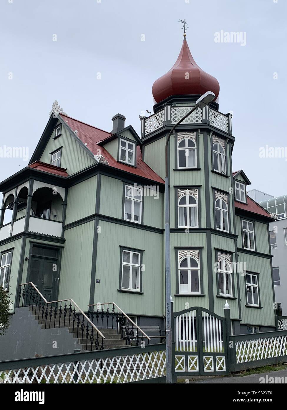 Cool building hi-res stock photography and images - Alamy