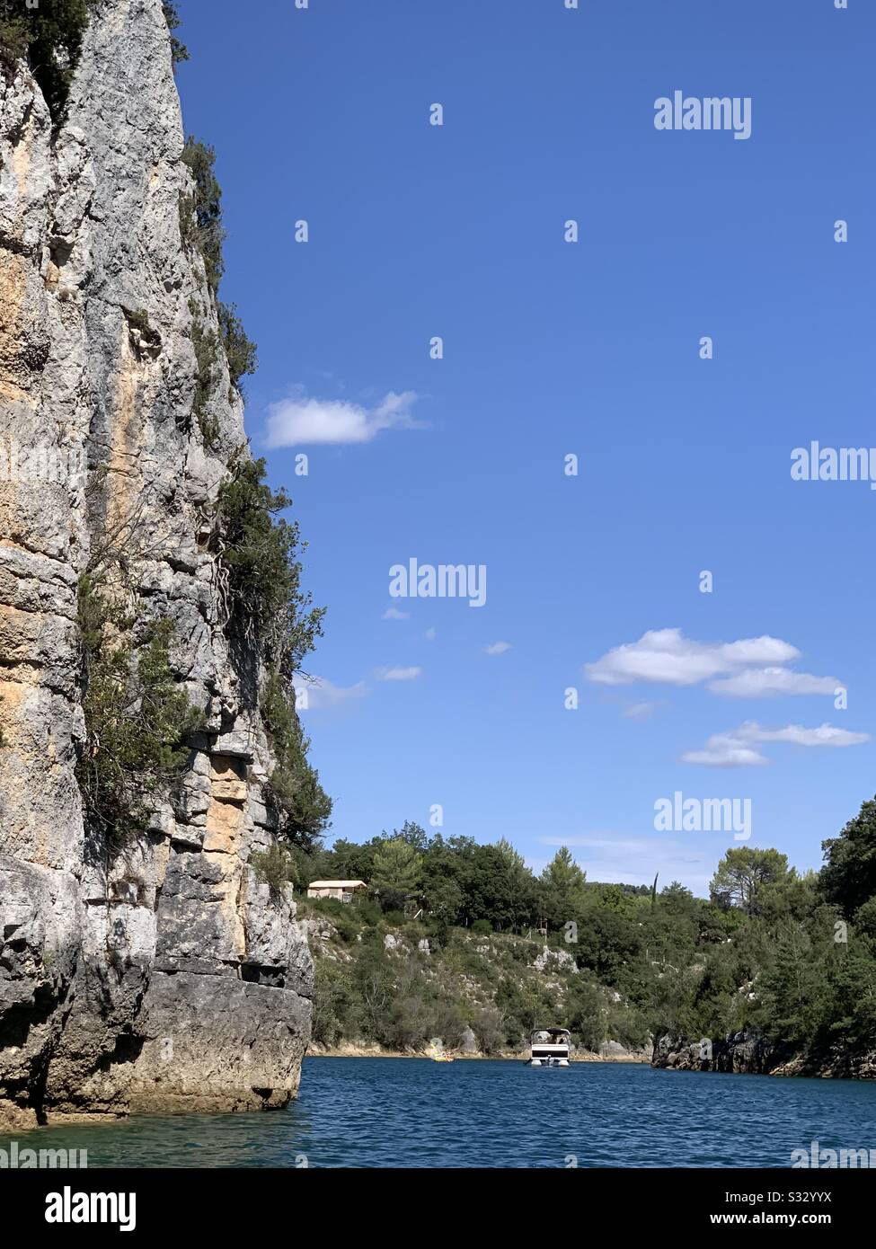 Beautiful dramatic cliffs hi-res stock photography and images - Alamy