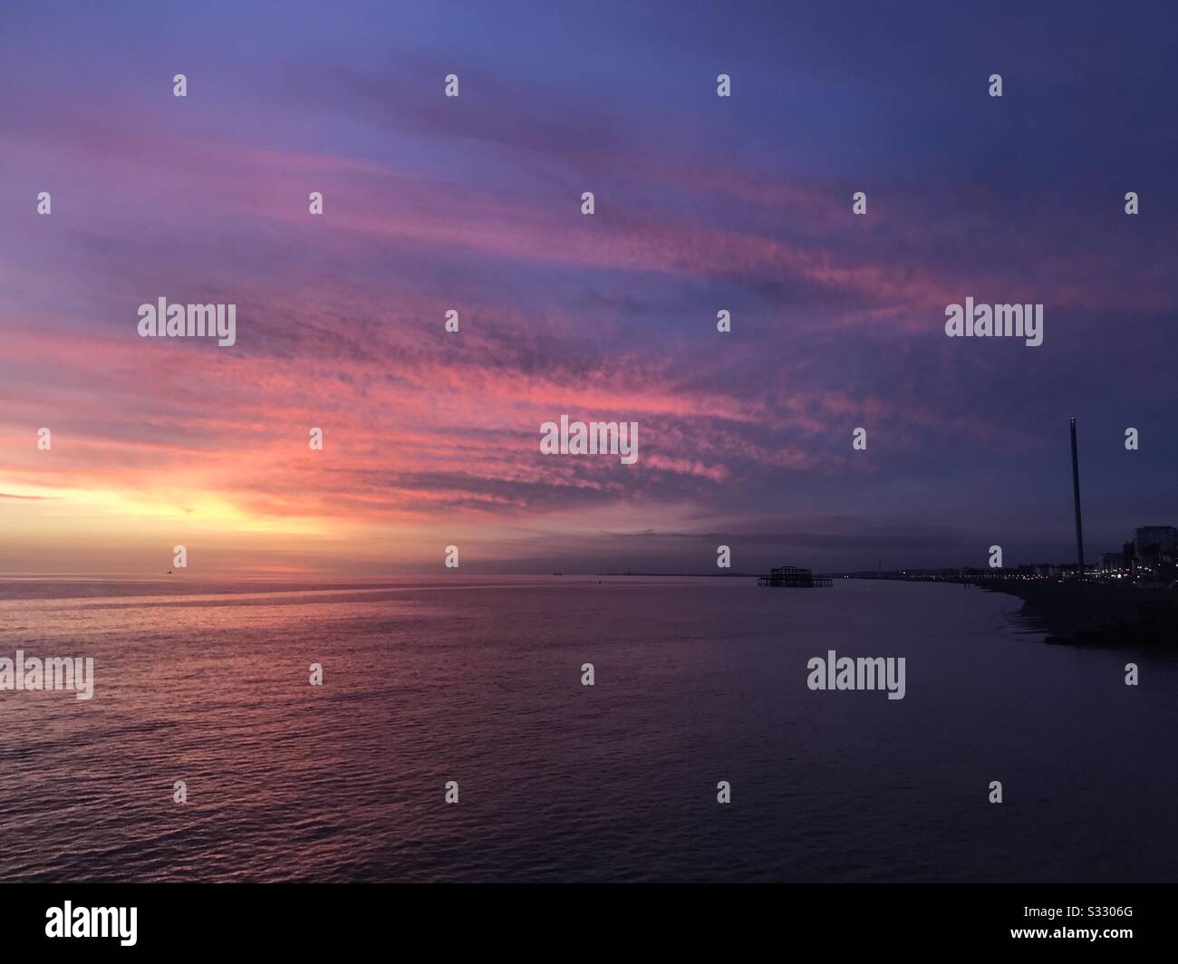 Brighton beach sunset hi-res stock photography and images - Alamy