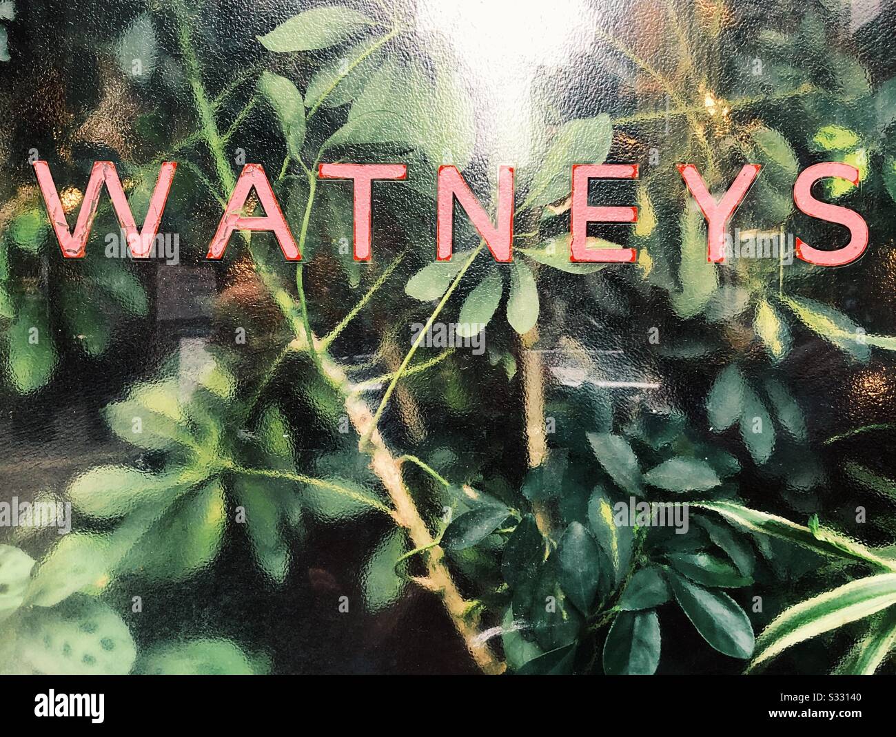 Pub glass window hi-res stock photography and images - Alamy