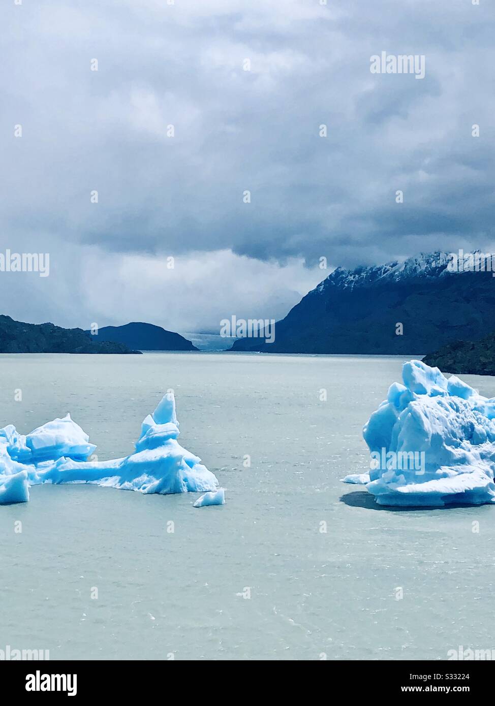 Lago grey and torres del paine hi-res stock photography and images - Alamy