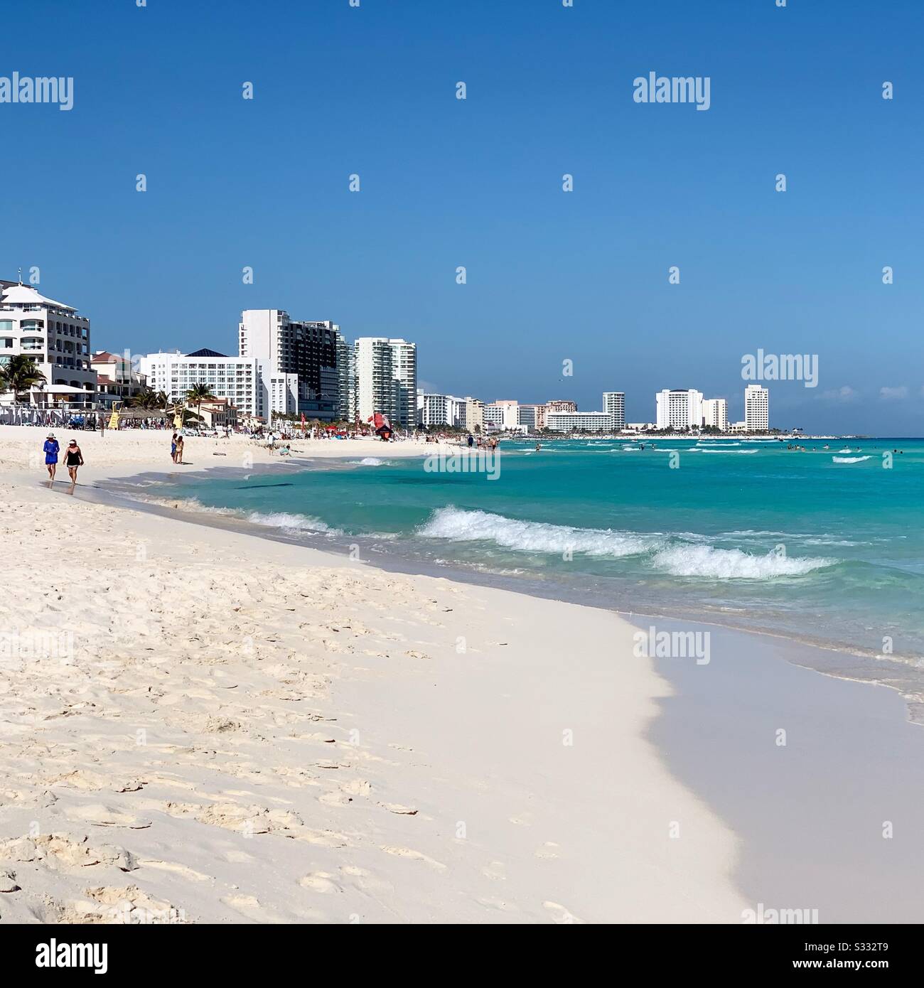Chac Mool Beach, Cancún, Mexico Stock Photo - Alamy
