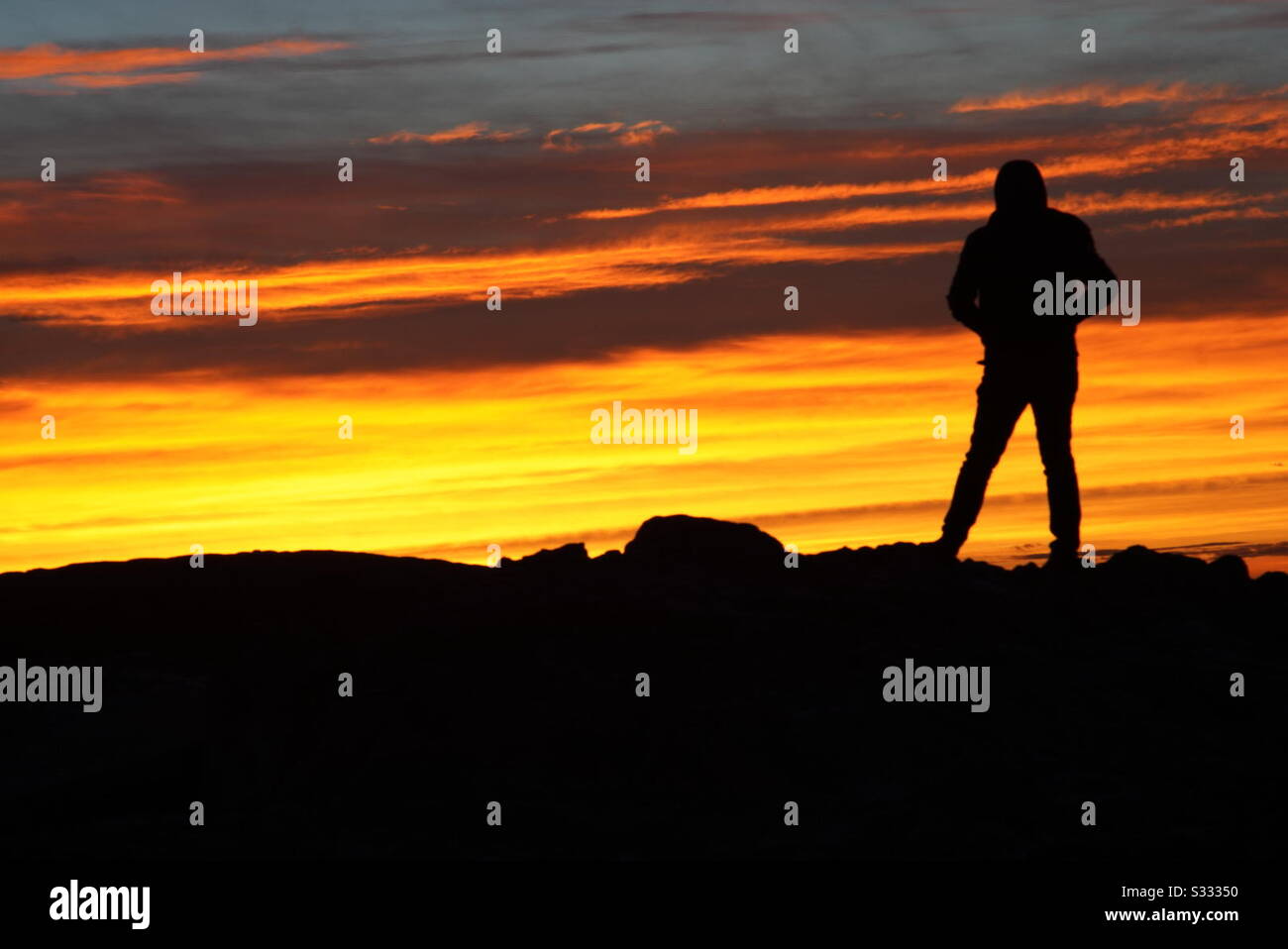 Silhouette sunrise hi-res stock photography and images - Alamy