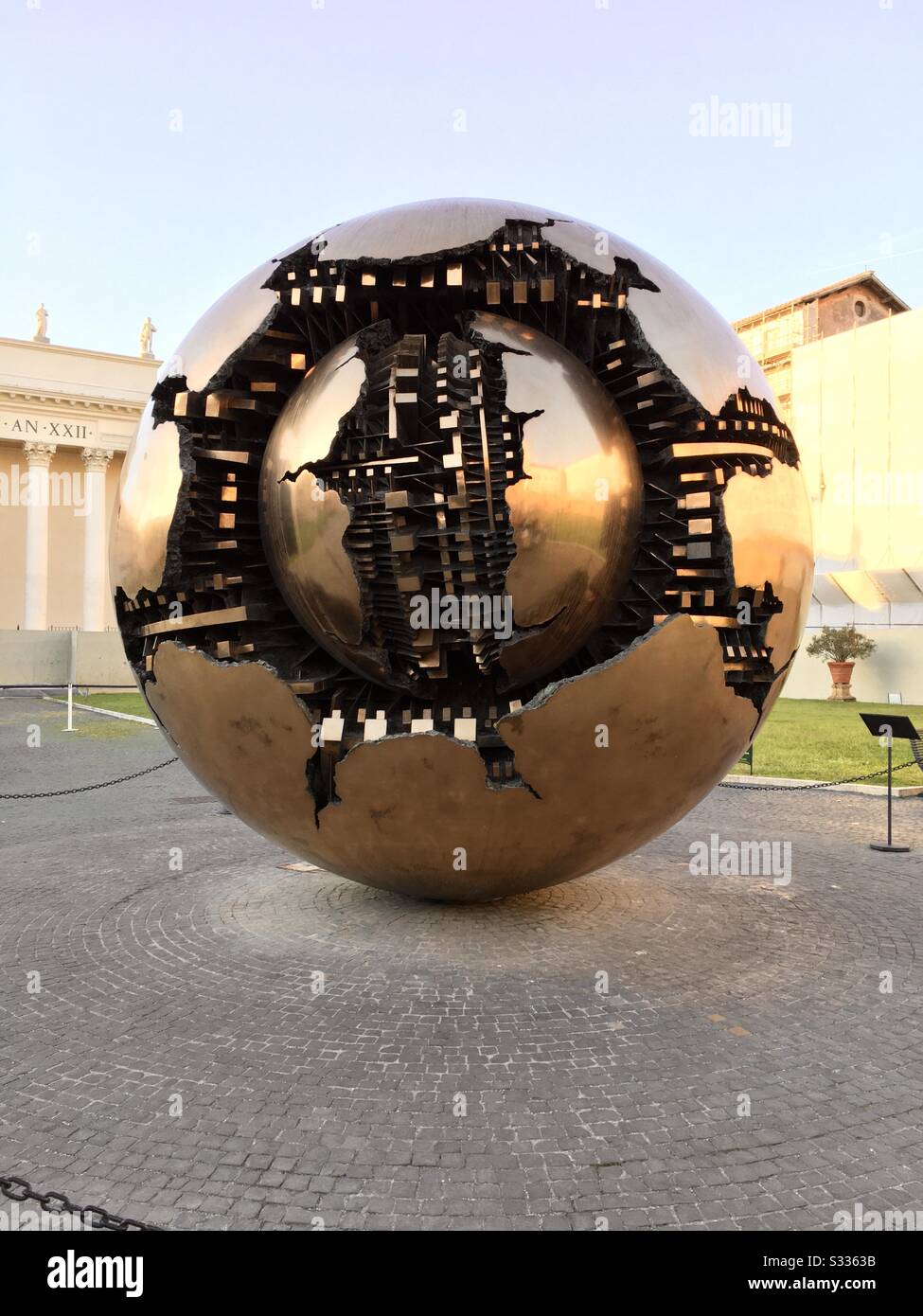 Sfera con sfera hi-res stock photography and images - Alamy