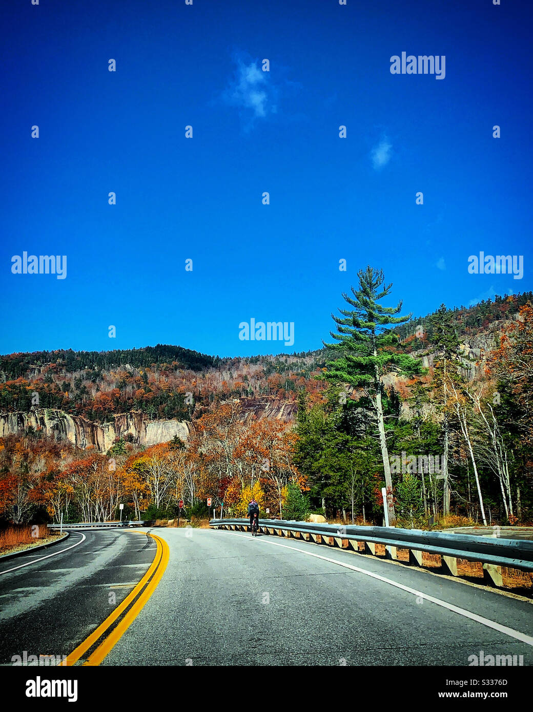 Fall drives hi-res stock photography and images - Alamy