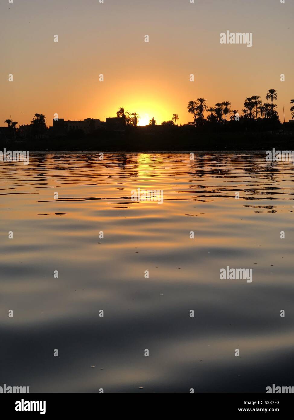 Small river setting hi-res stock photography and images - Alamy