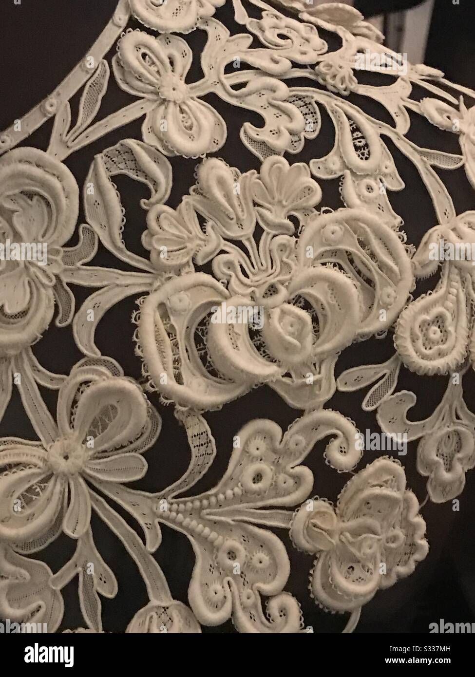 White lace texture hi-res stock photography and images - Alamy