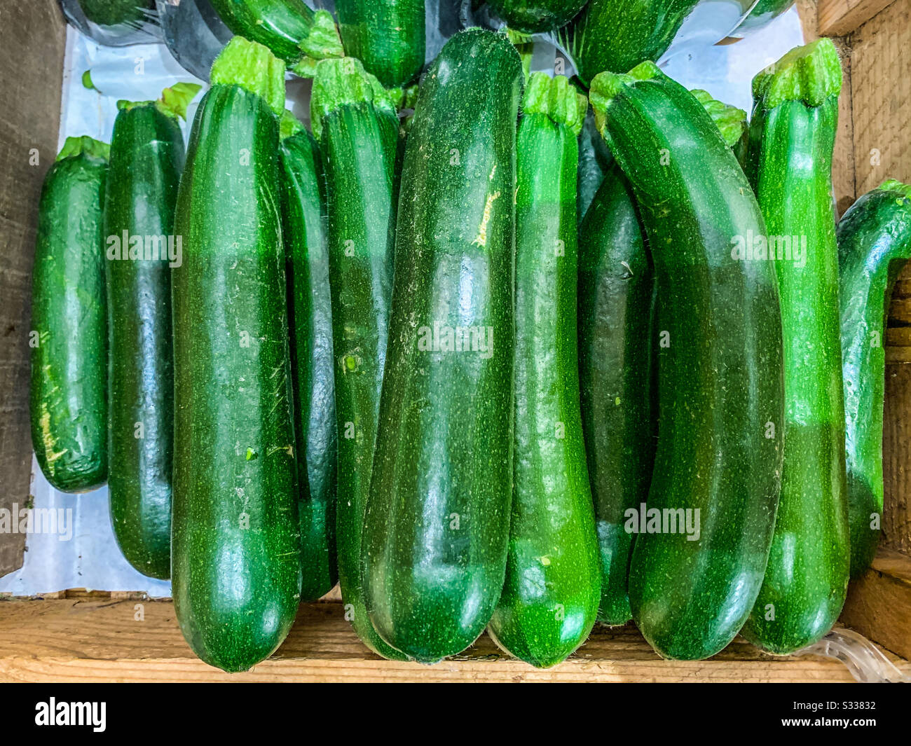 Courgette basket hi-res stock photography and images - Alamy