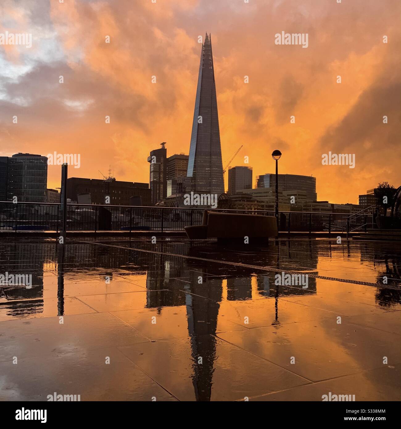 London sunset hi-res stock photography and images - Alamy