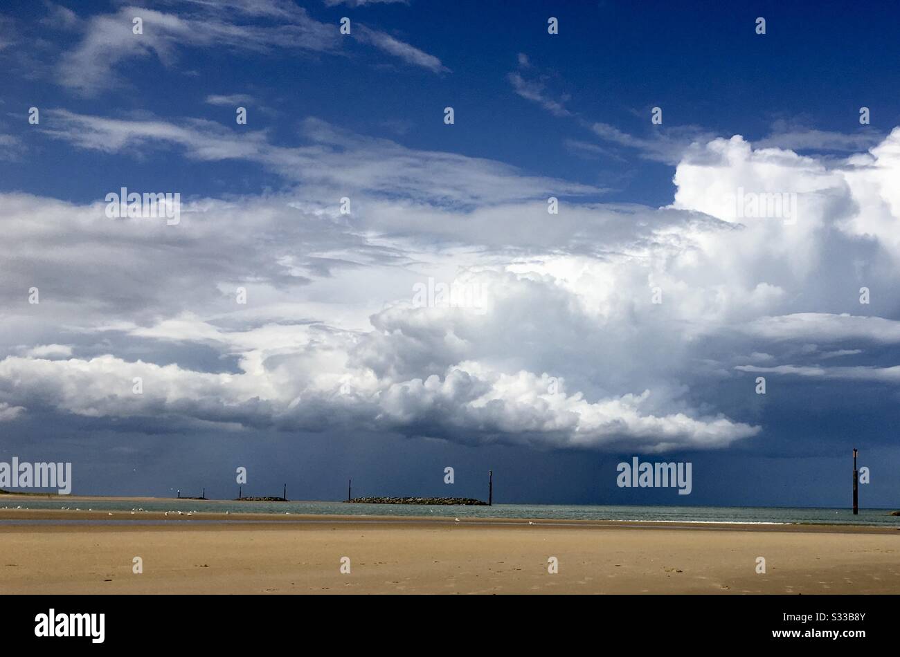 Palling hi-res stock photography and images - Alamy