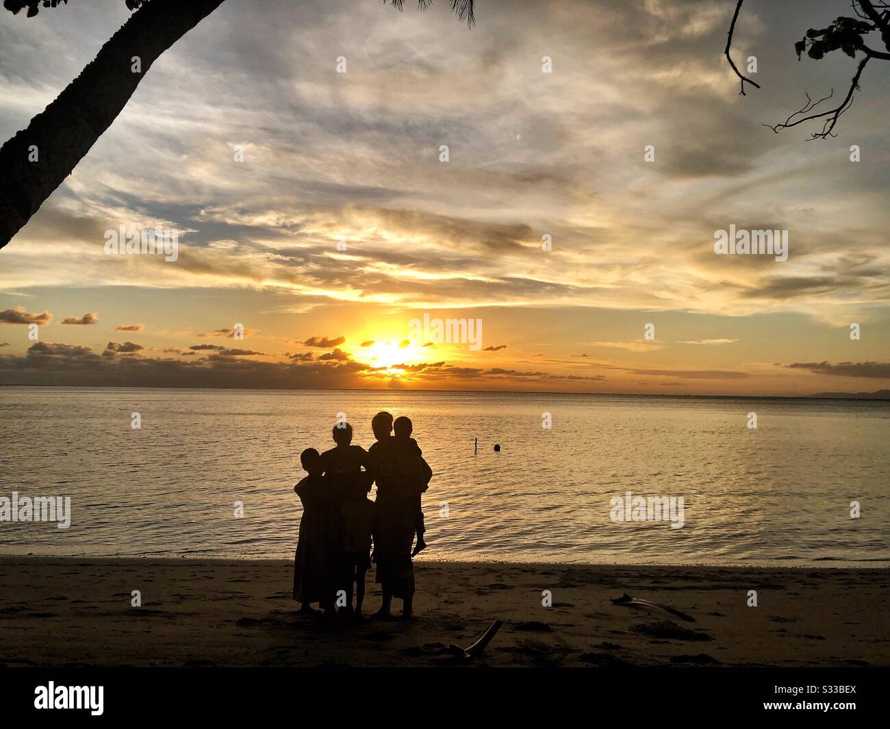Fijian family hi-res stock photography and images - Alamy