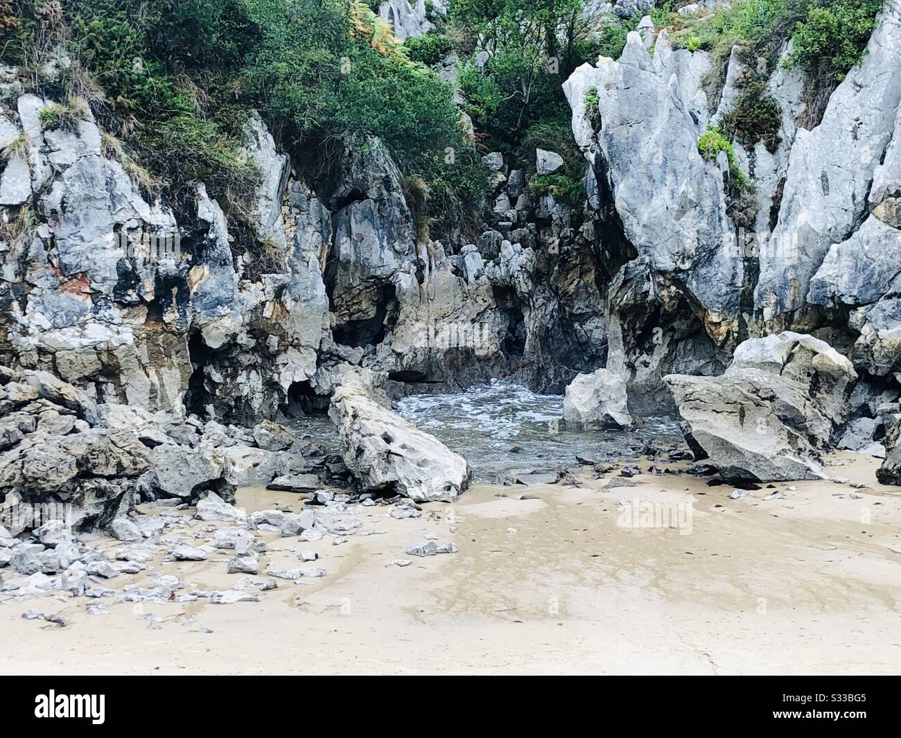 Worlds smallest hi-res stock photography and images - Alamy