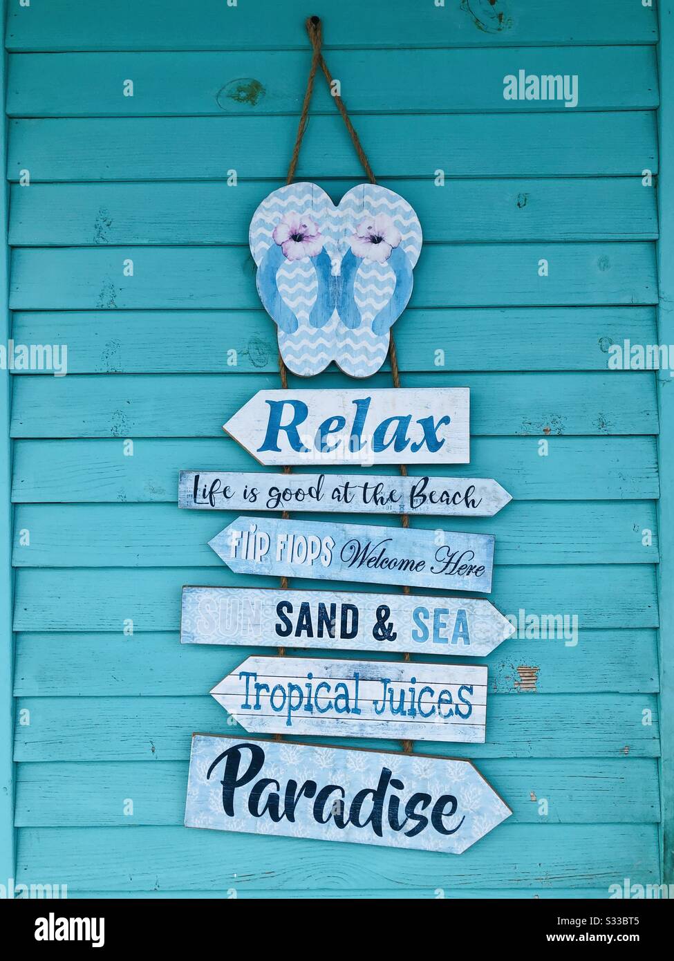 Hanging beach sign hi-res stock photography and images - Alamy