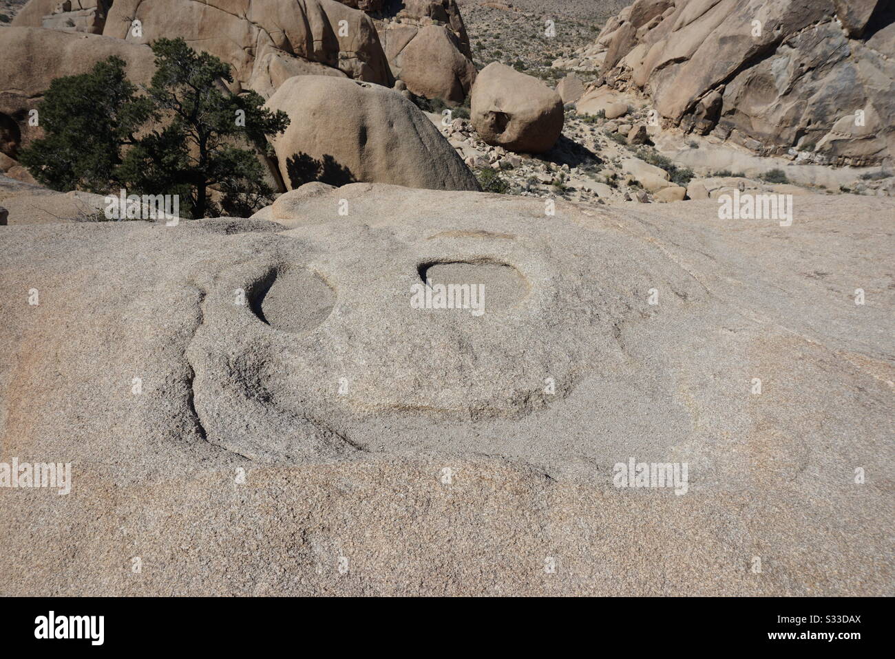 Smiley face art hi-res stock photography and images - Alamy