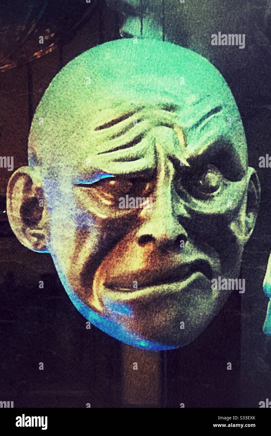 Floating heads in Kelvingrove Art Gallery Glasgow, Scotland Stock Photo ...