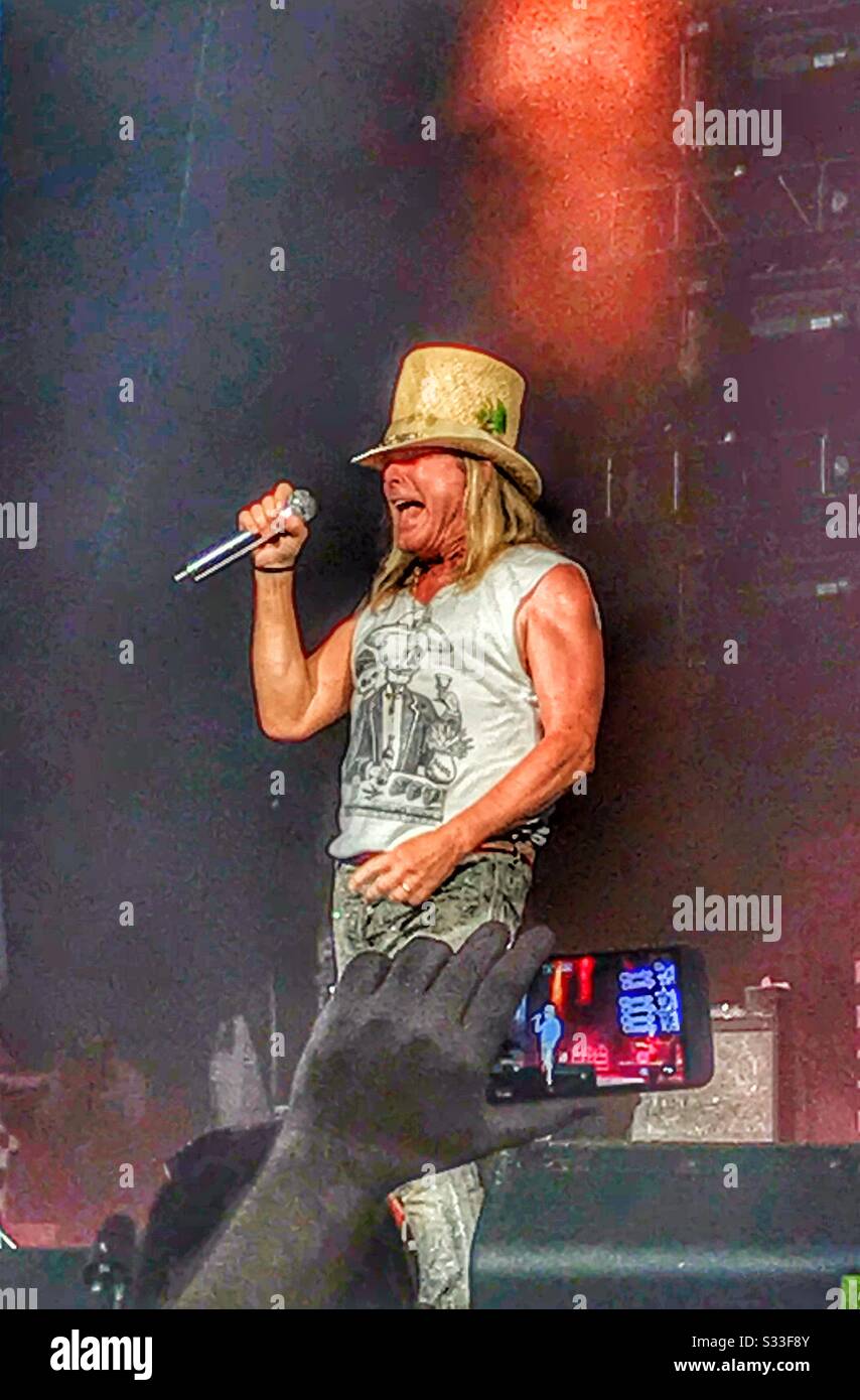 Robin zander of cheap trick hi-res stock photography and images - Alamy