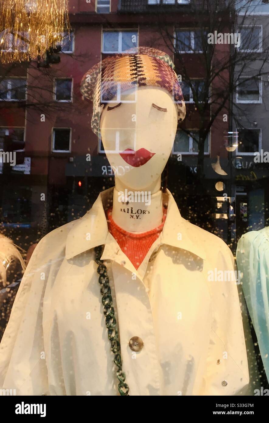 Display dummy hi-res stock photography and images - Alamy