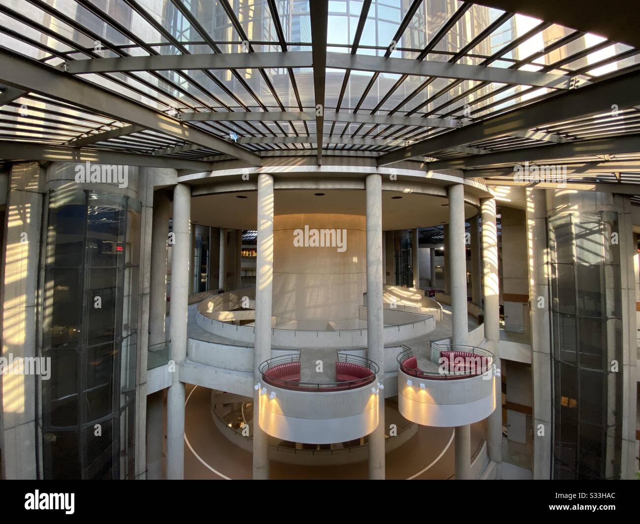 Westin bonaventure hotel interior hi-res stock photography and images ...