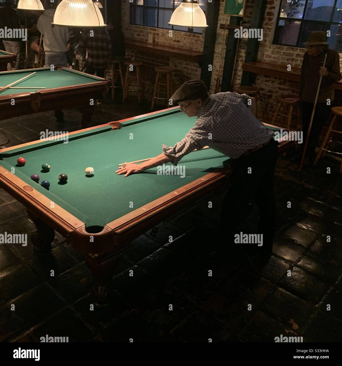 Pool table cue hi-res stock photography and images - Alamy