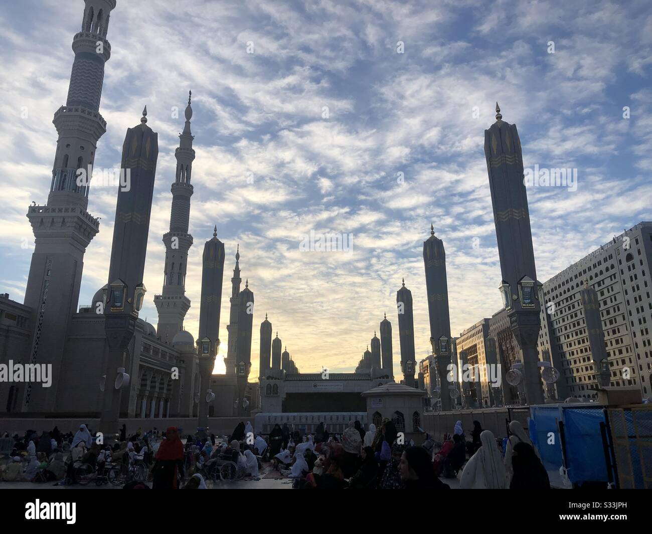 Madinah mosque hi-res stock photography and images - Alamy