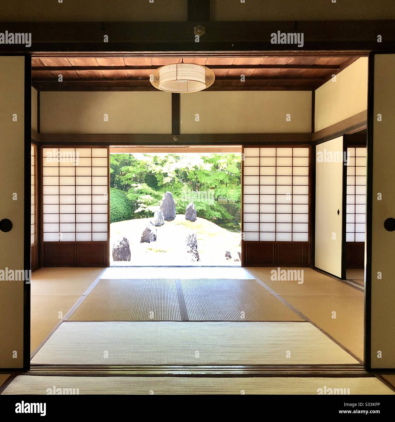 Minimalist japan smartphone stock photos and images - Alamy