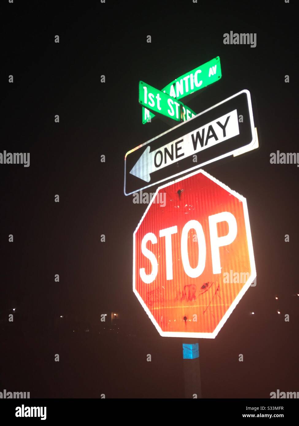 One way stop sign hi-res stock photography and images - Alamy