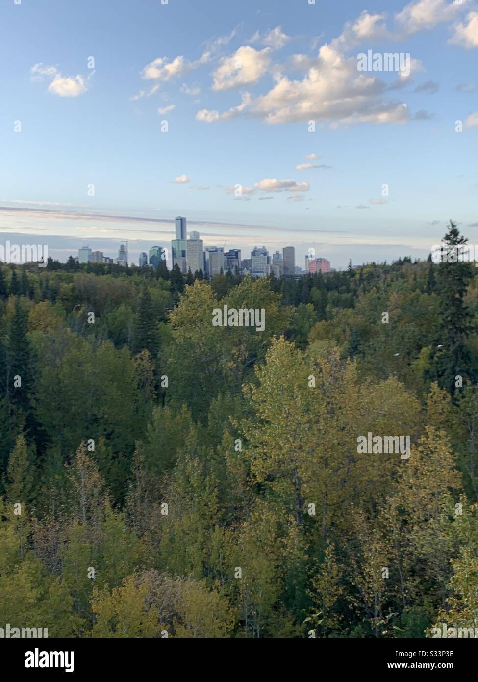 Edmonton skyline hi-res stock photography and images - Alamy