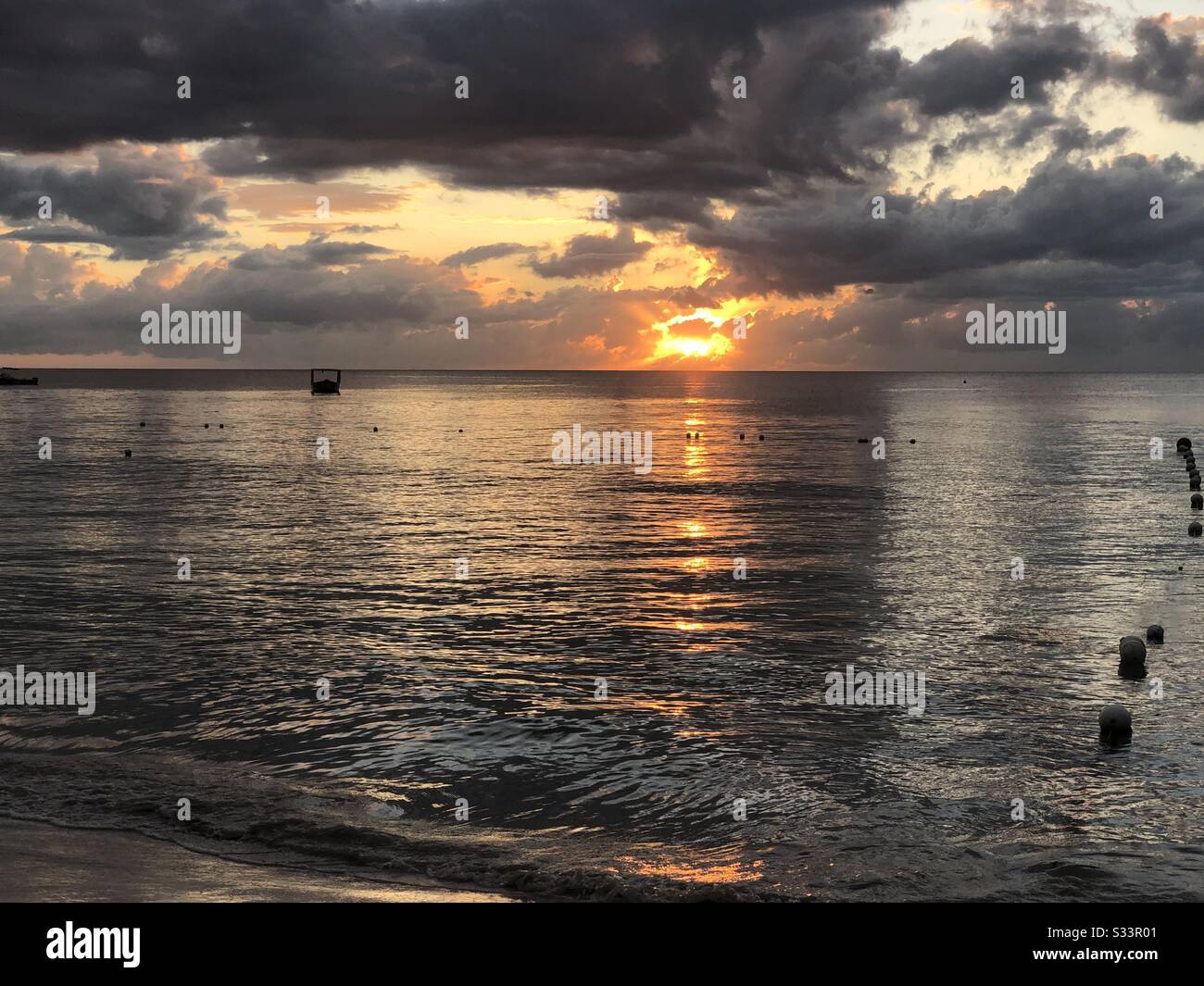 Jamaica beach sunset hi-res stock photography and images - Alamy