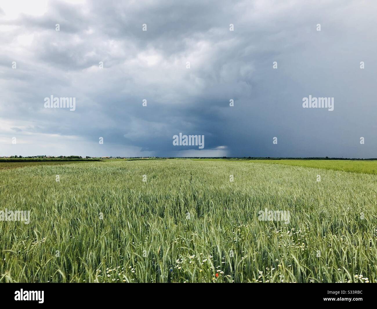 Dark clouds sky hi-res stock photography and images - Alamy