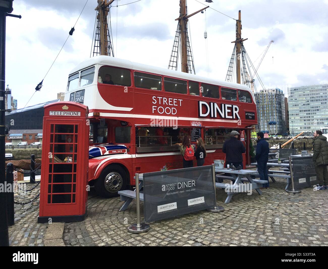 Food bus hi-res stock photography and images - Alamy