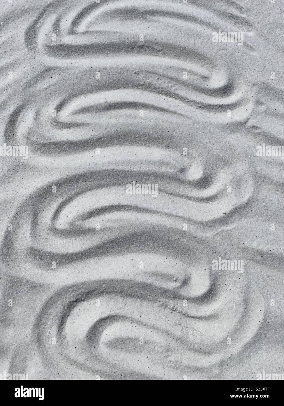 Abstract of curvy patterns in the sand Stock Photo - Alamy