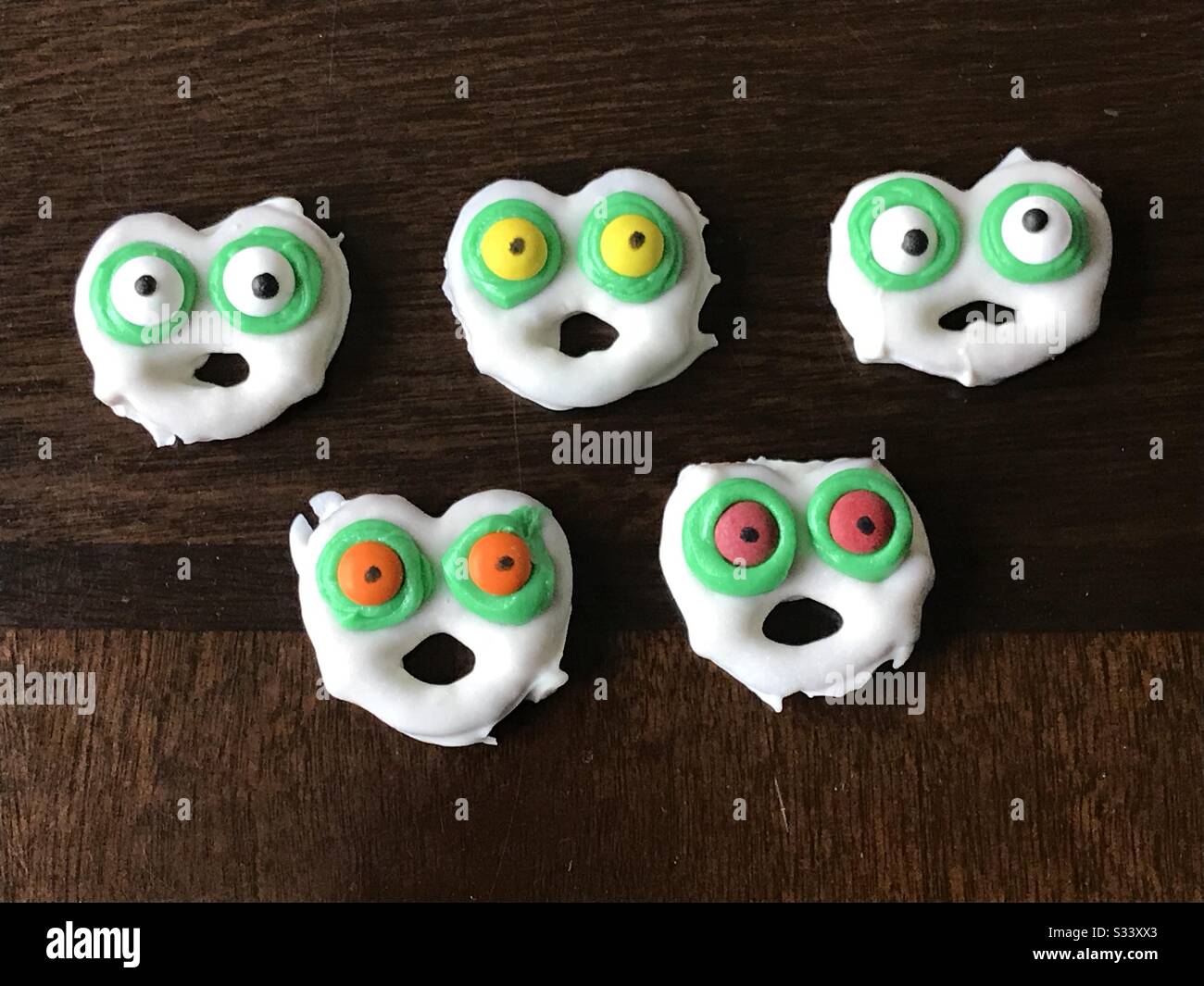 Aliens and monsters hi-res stock photography and images - Alamy