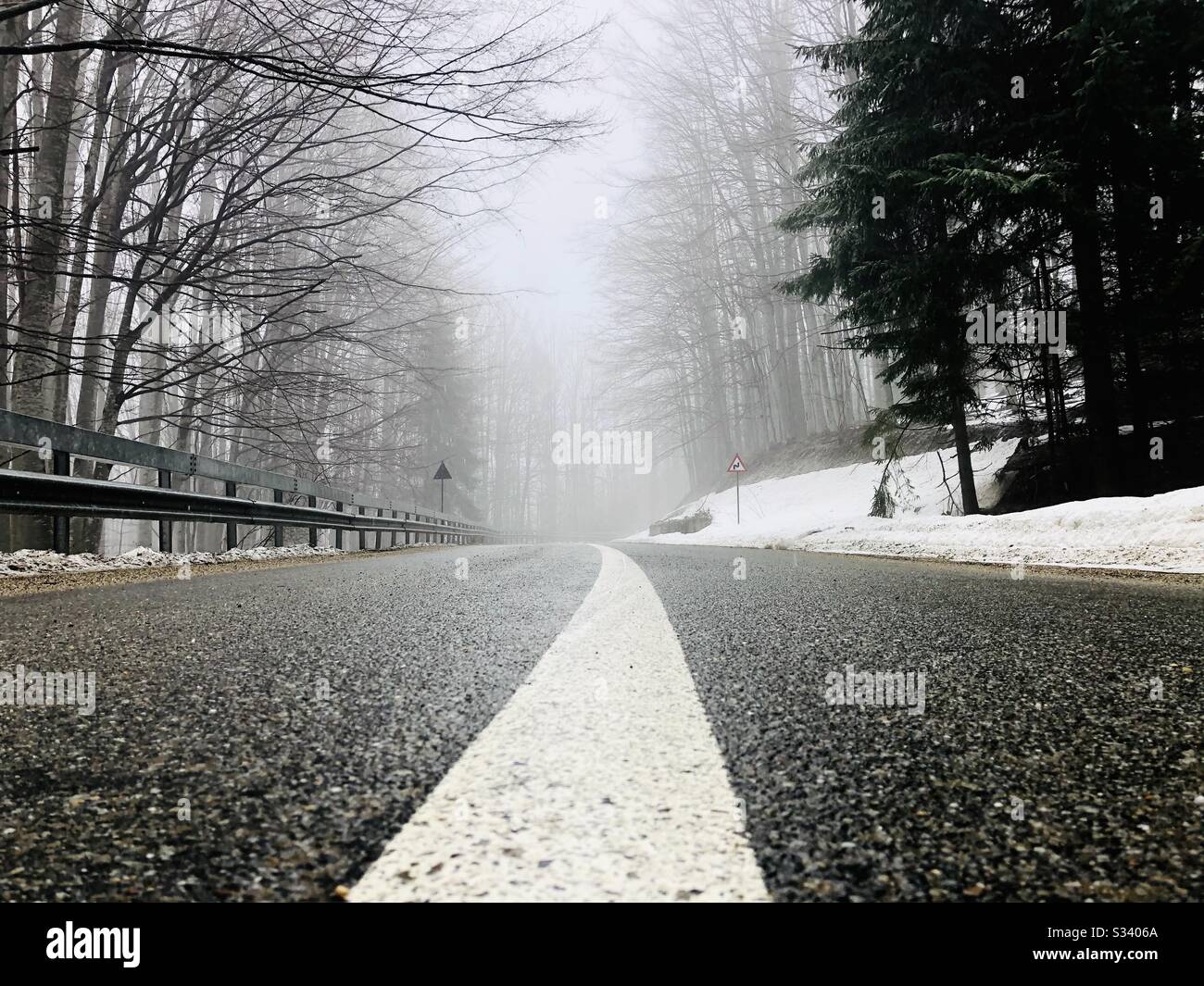 Fog snow line hi-res stock photography and images - Alamy