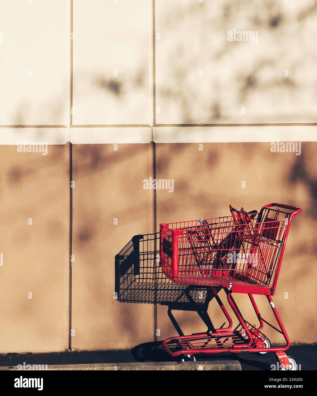 Lost Shopping Trolley High Resolution Stock Photography and Images - Alamy