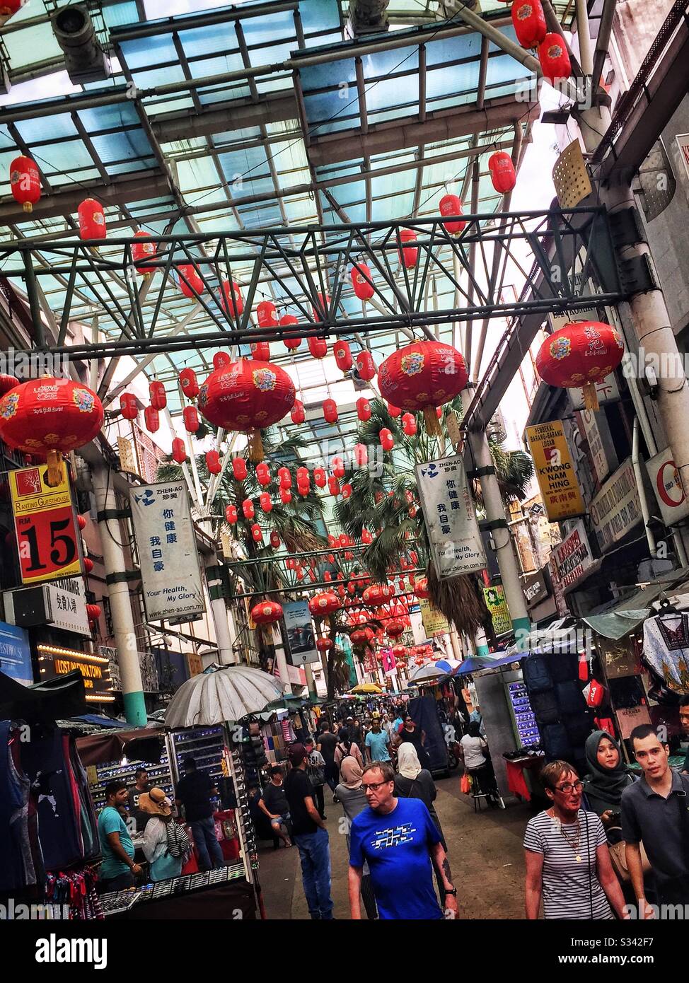 Petaling Street Market, a major tourist attraction, Jalan Tun Tan Cheng ...