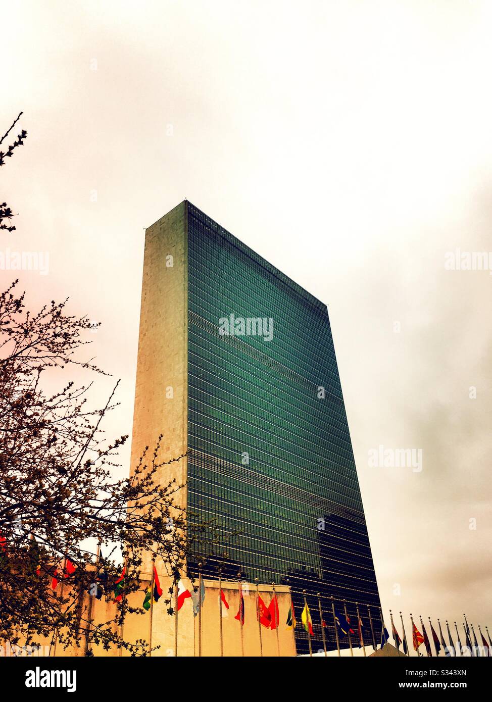 The United Nations world headquarters is located on first Avenue in New ...