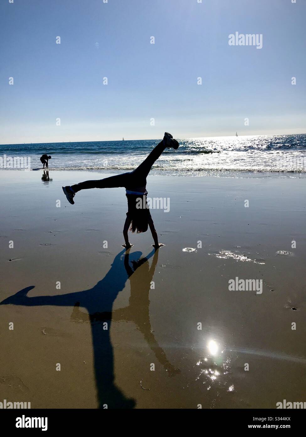 Cartwheels hi-res stock photography and images - Alamy