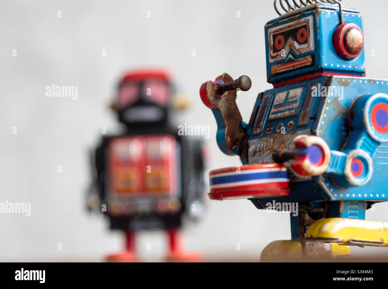 Vintage toy robot hi-res stock photography and images - Alamy