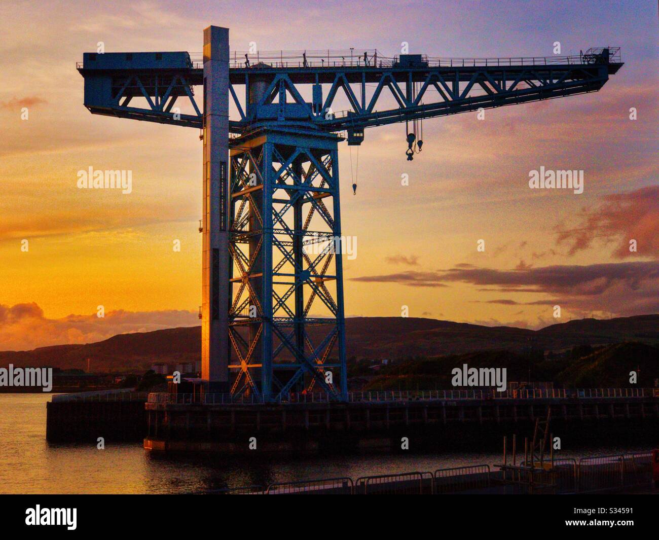 Titan crane river clyde clydebank hi-res stock photography and images ...