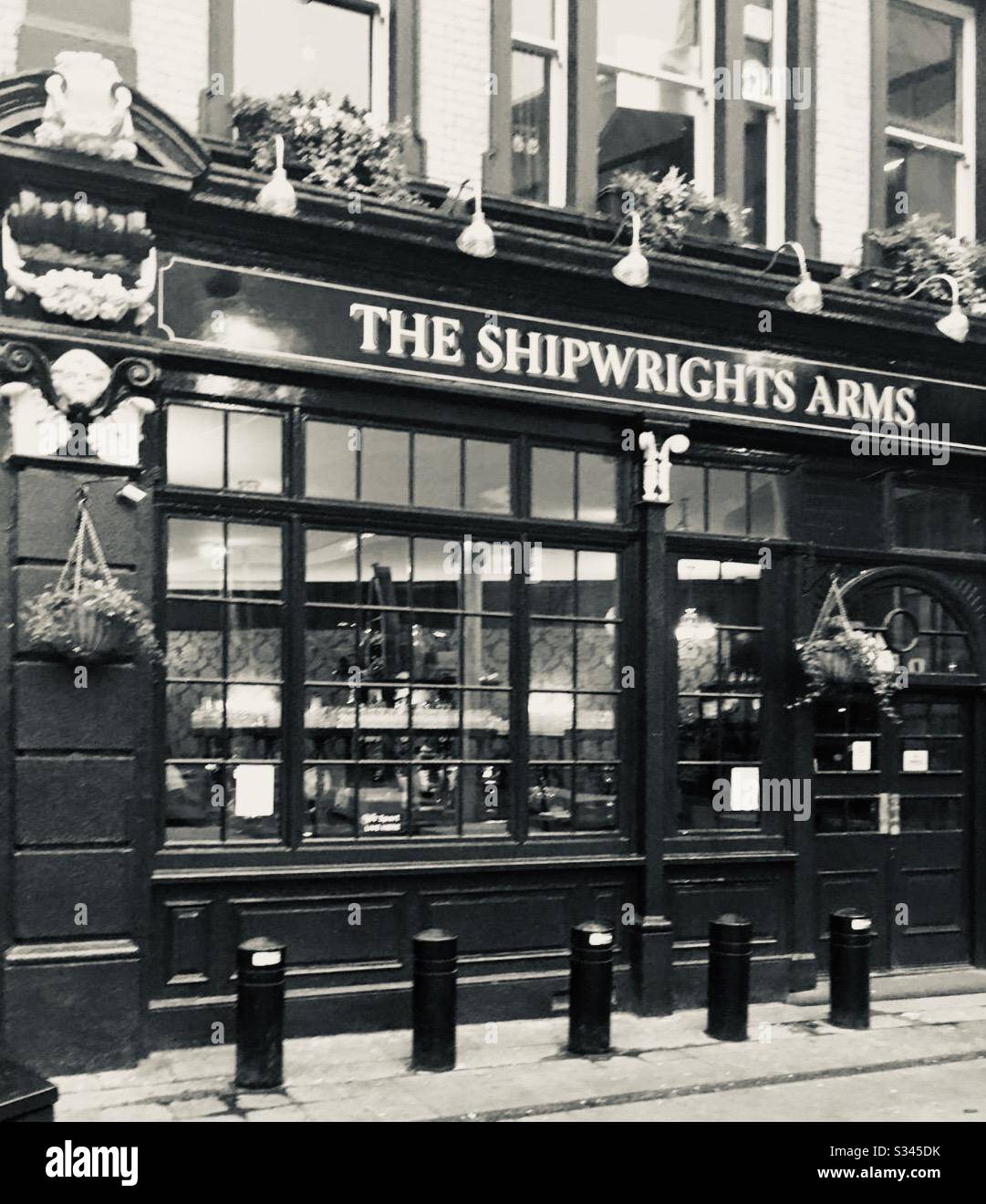 The Shipwrights Arms pub, Southwalk, London, England, UK Stock Photo ...