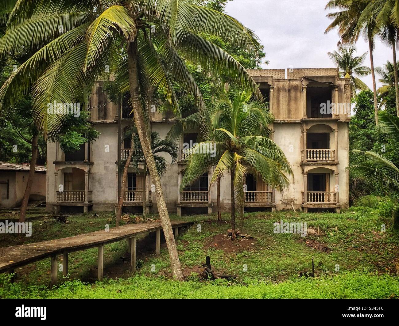 Abandoned house near the beach, Batu Rakit, Terengganu, Malaysia Stock ...