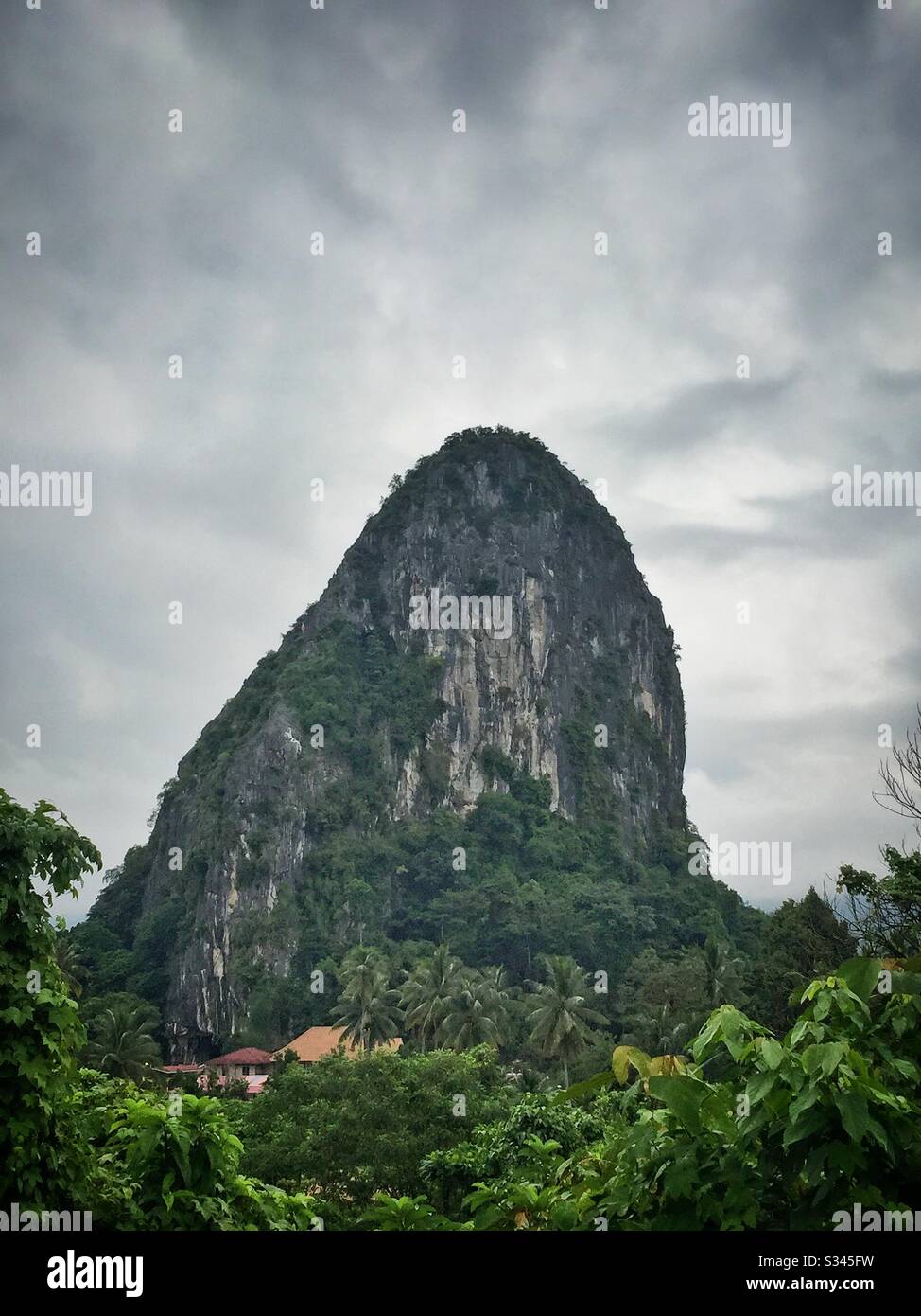 Gunung Reng, a limestone outcrop near Jeli, Kelantan, Malaysia Stock ...