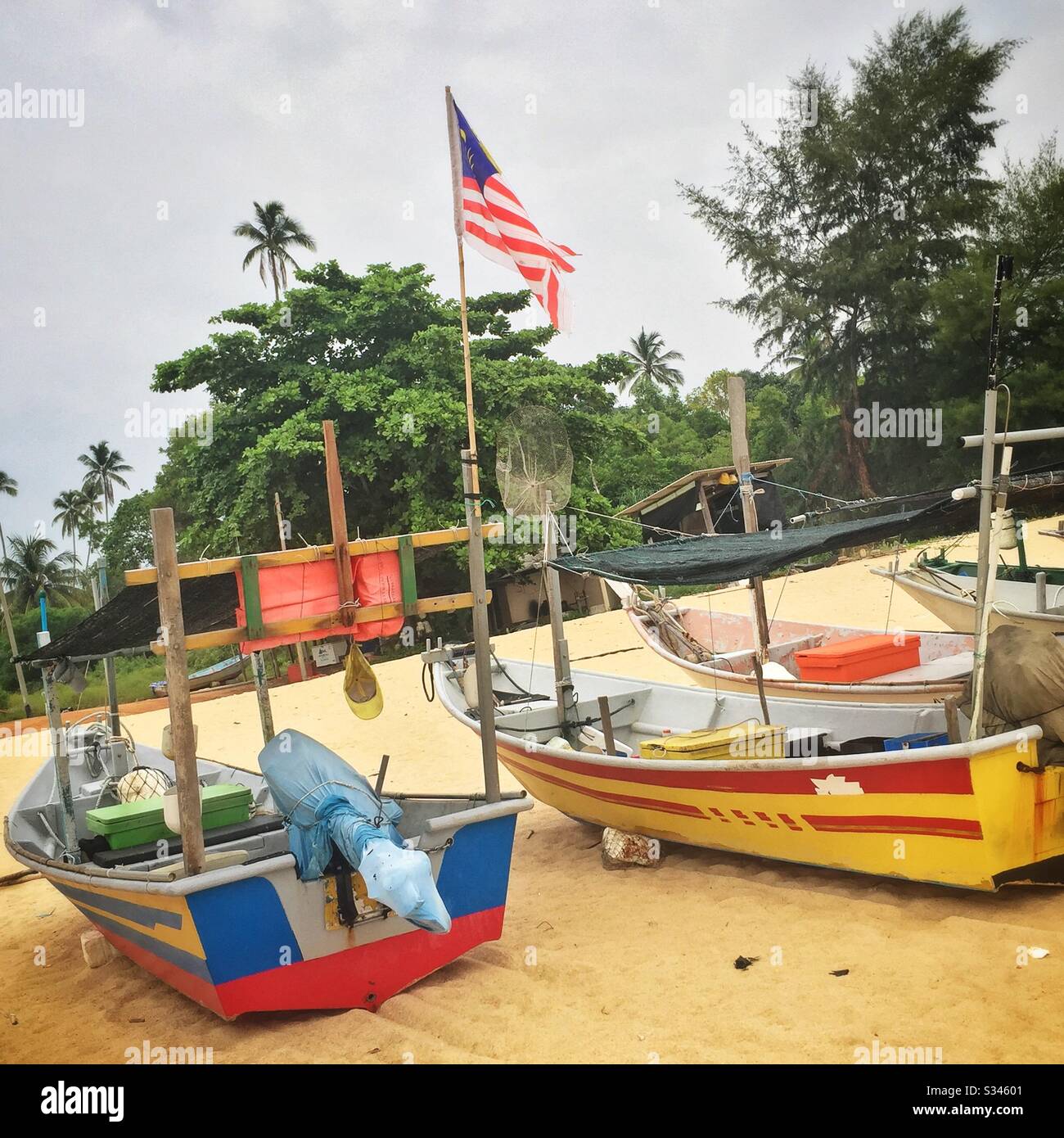 Traditional fishing boats on the beach, Batu Rakit, Terengganu ...