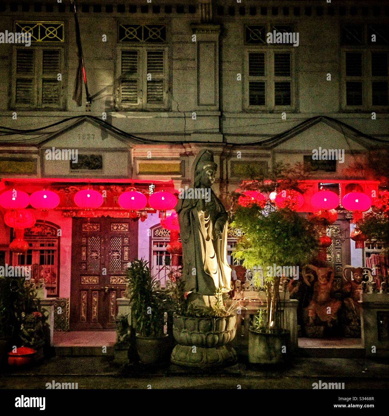 Religious goods hi-res stock photography and images - Alamy